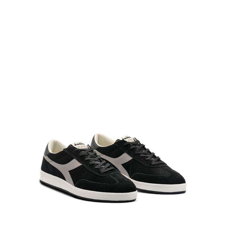 Diadora field store