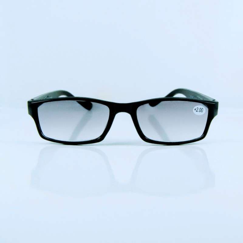 kacamata baca adalah