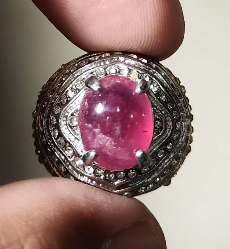 batu cincin ruby