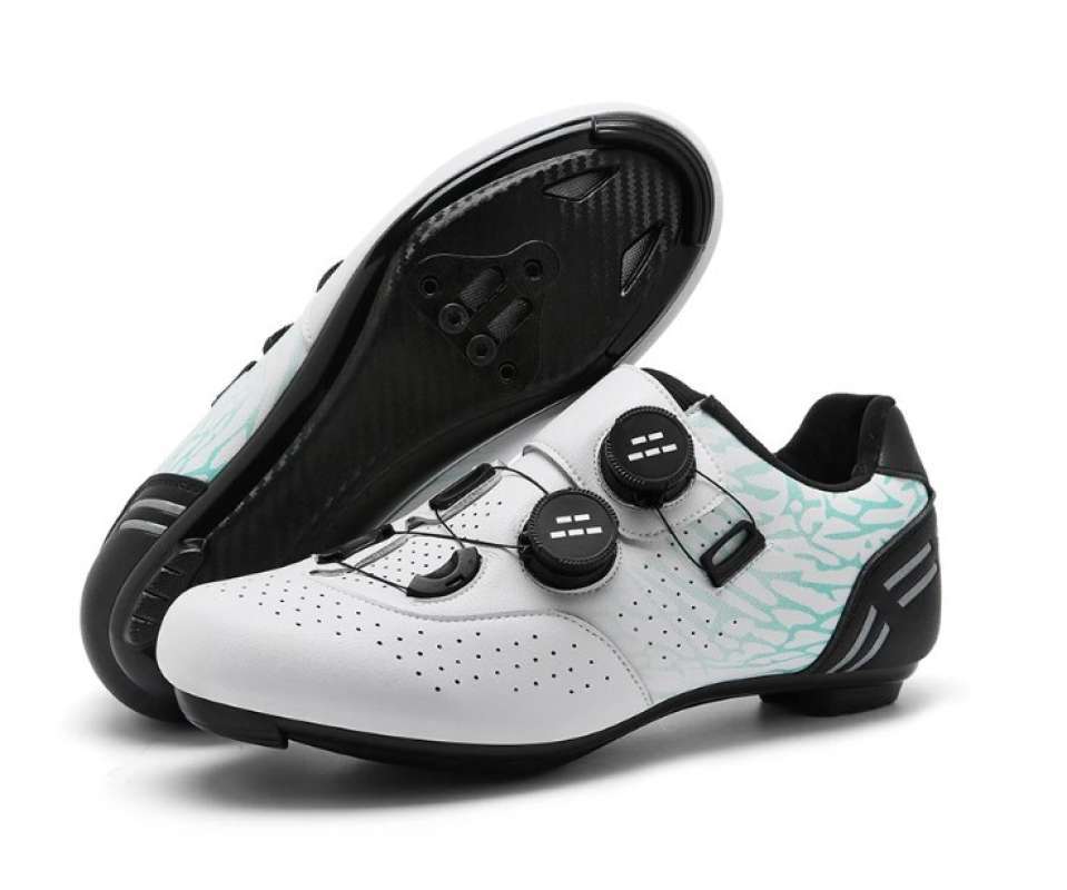 Sepatu cleat diadora store