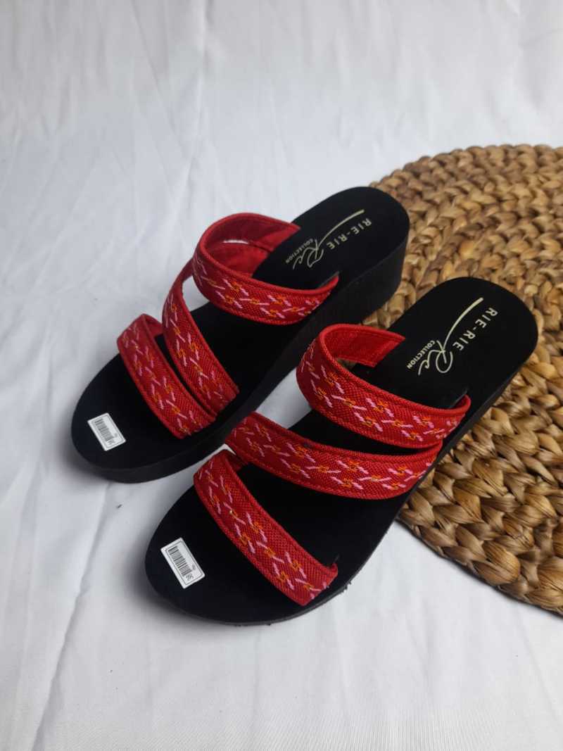sandal jepit wedges kekinian