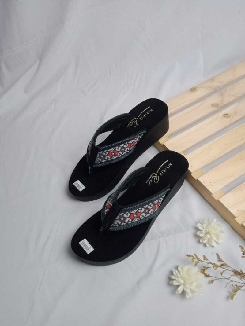 sandal jepit wedges kekinian