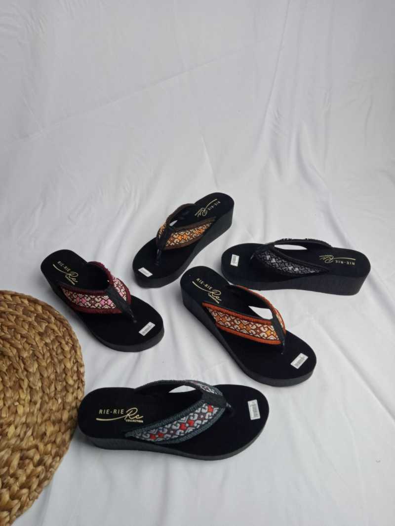 sandal jepit wedges kekinian
