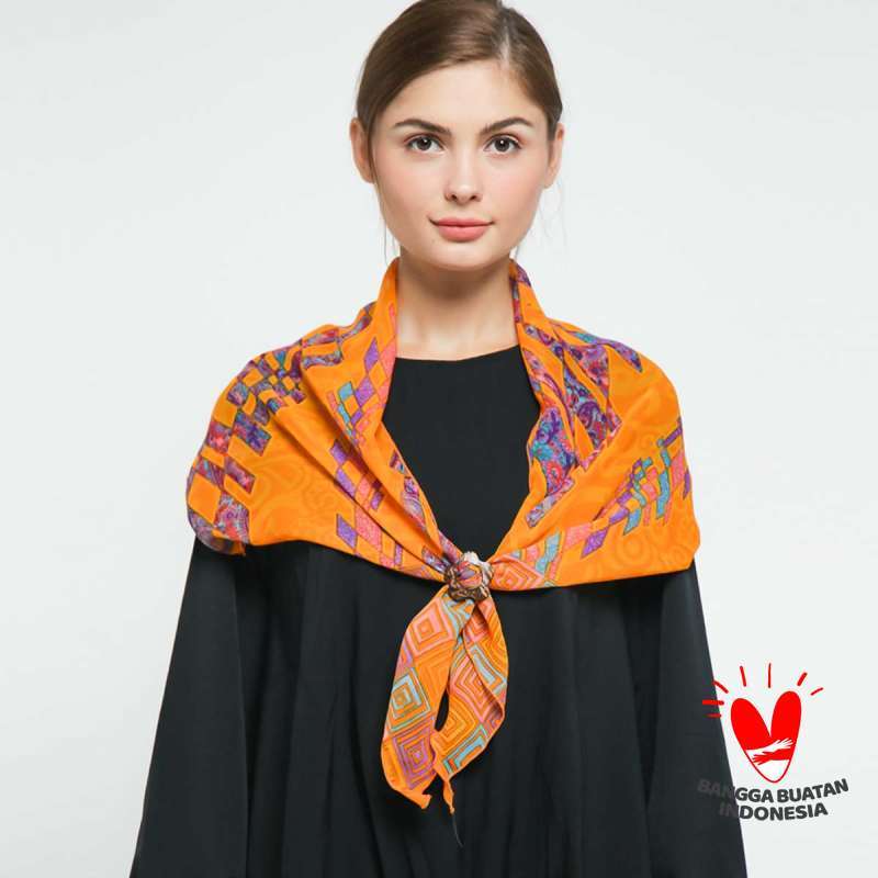 15 Rekomendasi Scarf yang Menarik, Bepergian Jadi lebih Modis (2023)