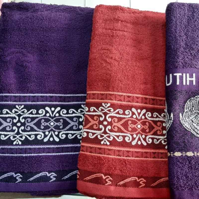 Jual Handuk Merah Putih Besar Dewasa Motif uk135 X 70 cm (Kode 001) di ...