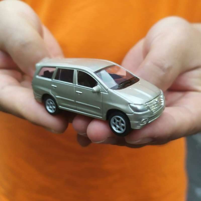 Promo DIECAST MINIATUR MOBIIL TOYOTA INNOVA GRAND NEW KIJANG Diskon 44% ...