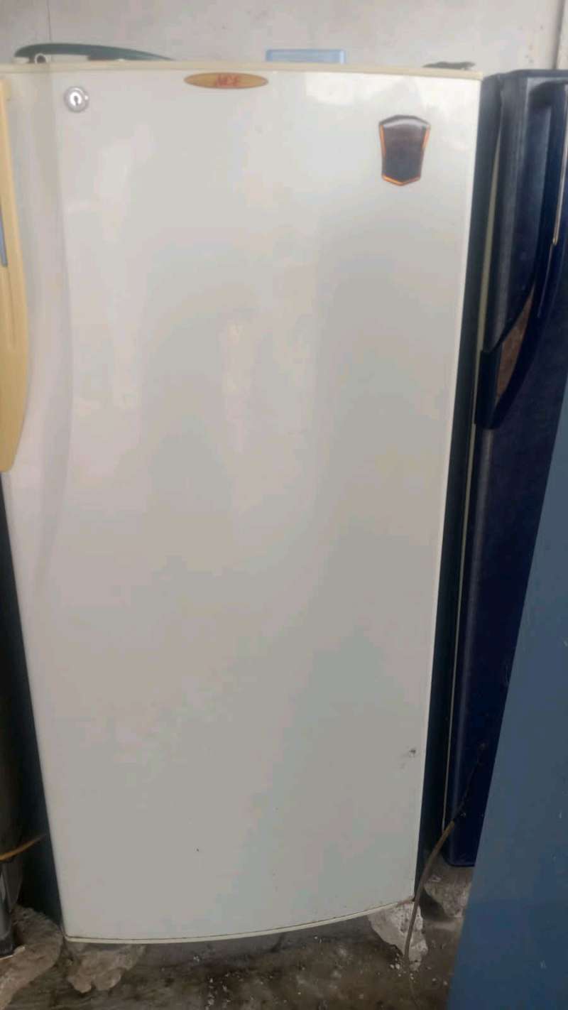 Jual kulkas second di Seller Ryantoko - Suka Asih, Kota Tangerang | Blibli