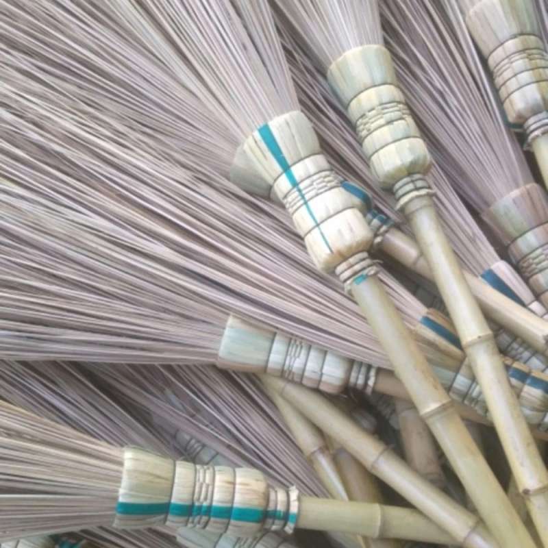 Jual Sapu jalan/sapu lidi taman/sapu lidi murah/sapu gagang/sapu di ...