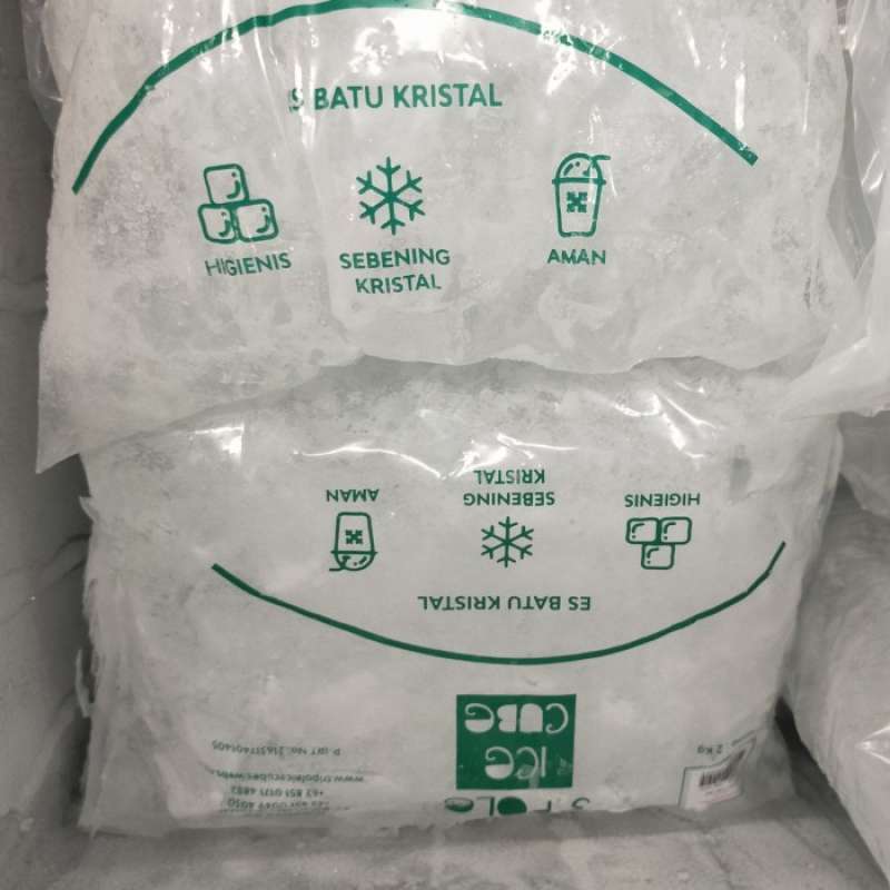 Jual ice cube es batu kristal 2kg di Seller Odettee Shop - Wanasari ...