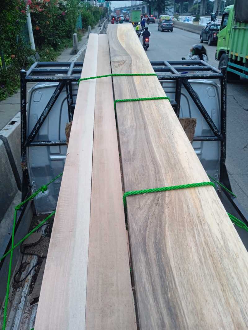 Jual Papan Kayu Meranti Kalimantan. Ukuran 3x20x400cm (full Serut Halus ...