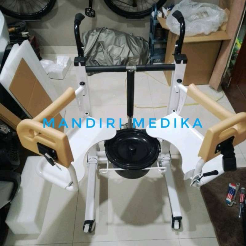 Jual Kursi Roda Transfer Pasien Bab Commode Chair Transport Hidrolik ...