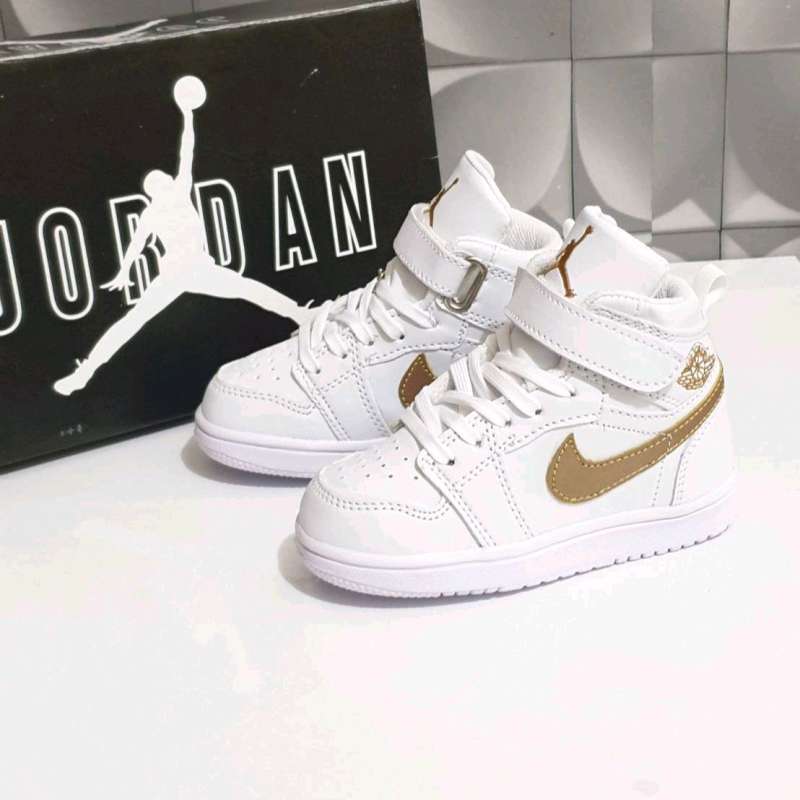 Jual Sepatu Sneakers Anak Jordan High Putih Gold | Sepatu Anak Unisex ...
