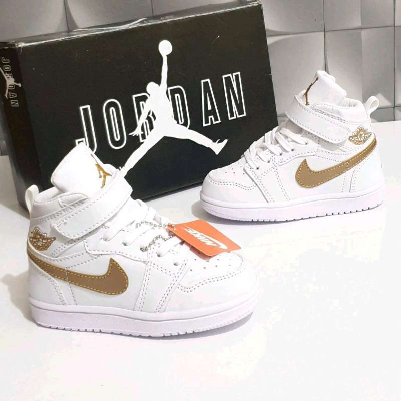 Jual Sepatu Sneakers Anak Jordan High Putih Gold | Sepatu Anak Unisex ...
