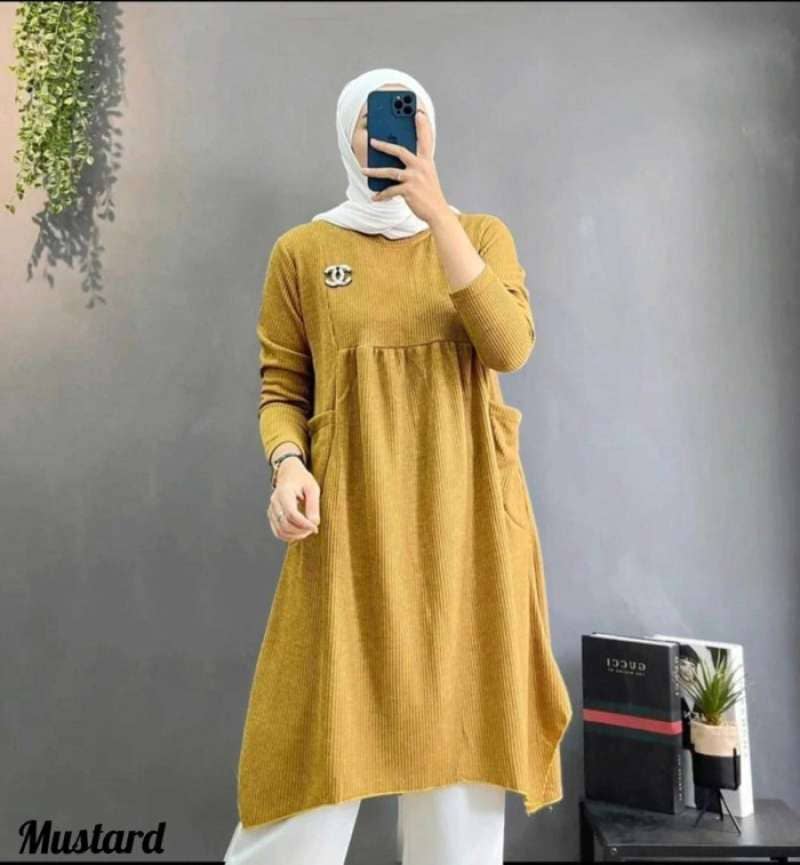 Ketahui Sejarah Perkembangan Baju Tunik dan Inspirasi OOTD untuk Wanita Disini! - Blibli Friends