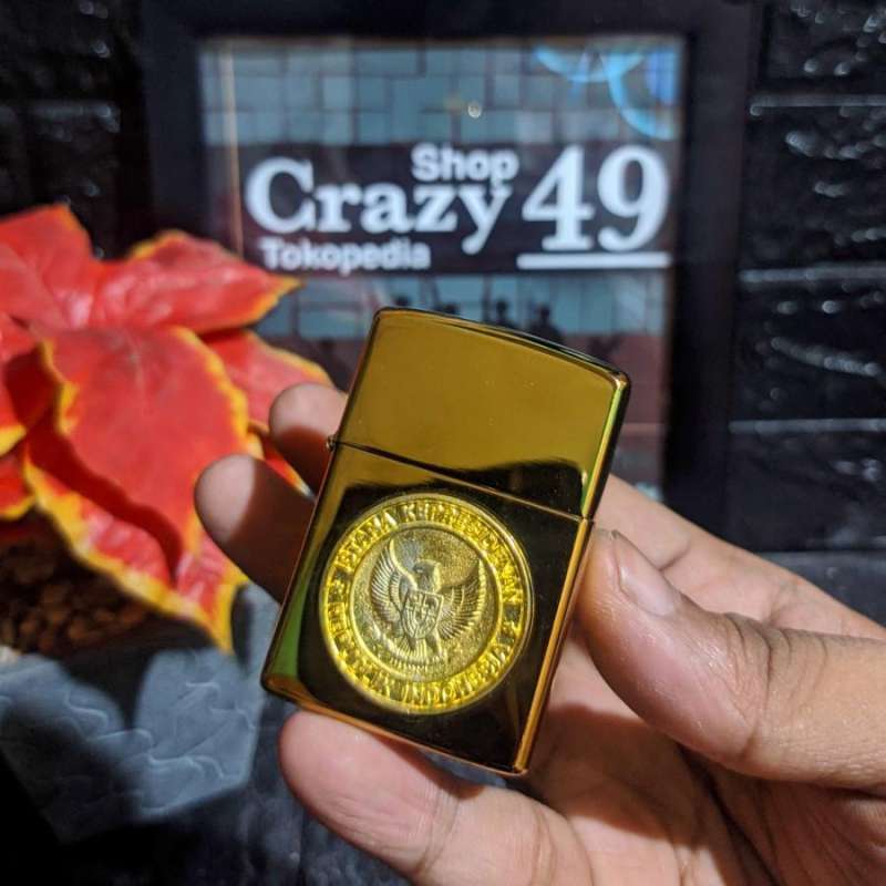 Jual Korek Api Minyak Logo Istana Kepresidenan / Korek Api / Gold di ...