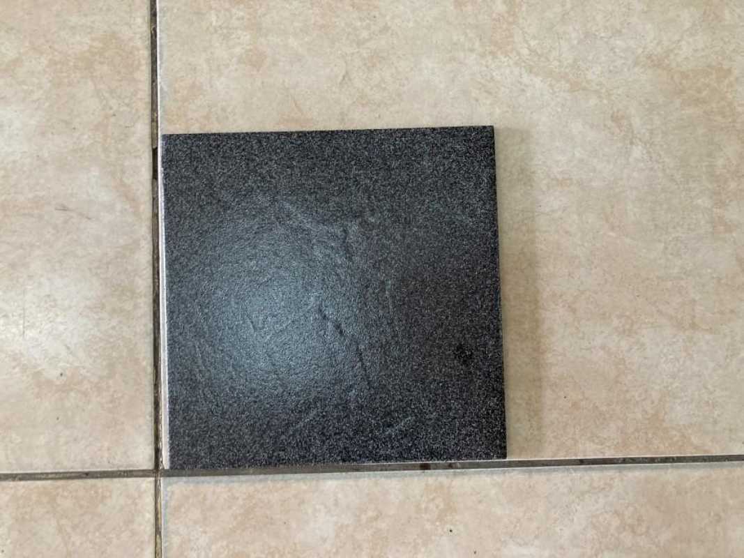 Jual Keramik Asia Tile 20x20 Roxy Black di Seller TB ACC CIBUBUR ...