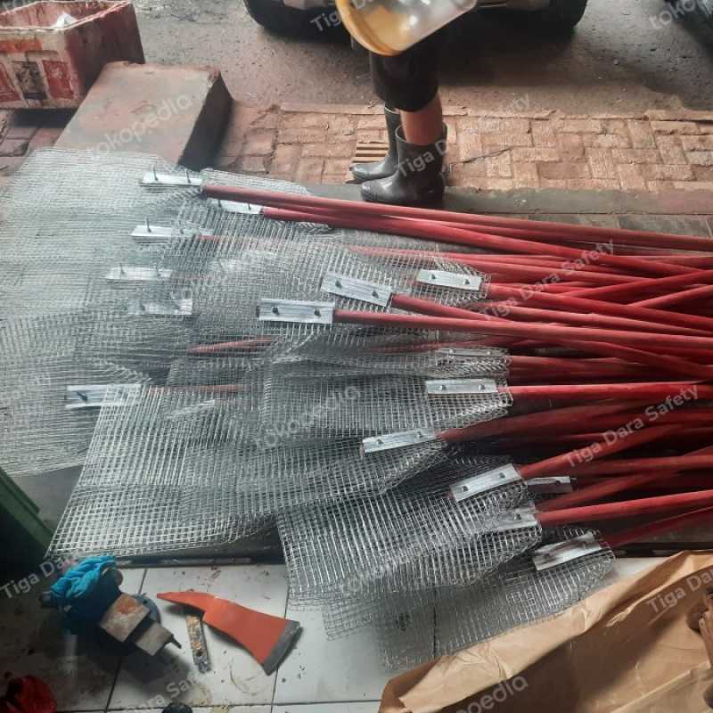 Jual Kepyok atau Gebyok api ram kawat gagang kayu 2 Meter di Seller ...