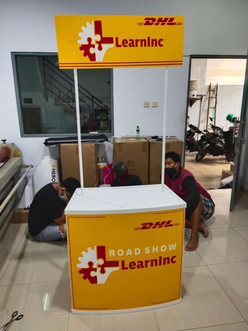 Jual Event desk plus stiker di Seller pumaprinting - Pejagalan, Kota ...