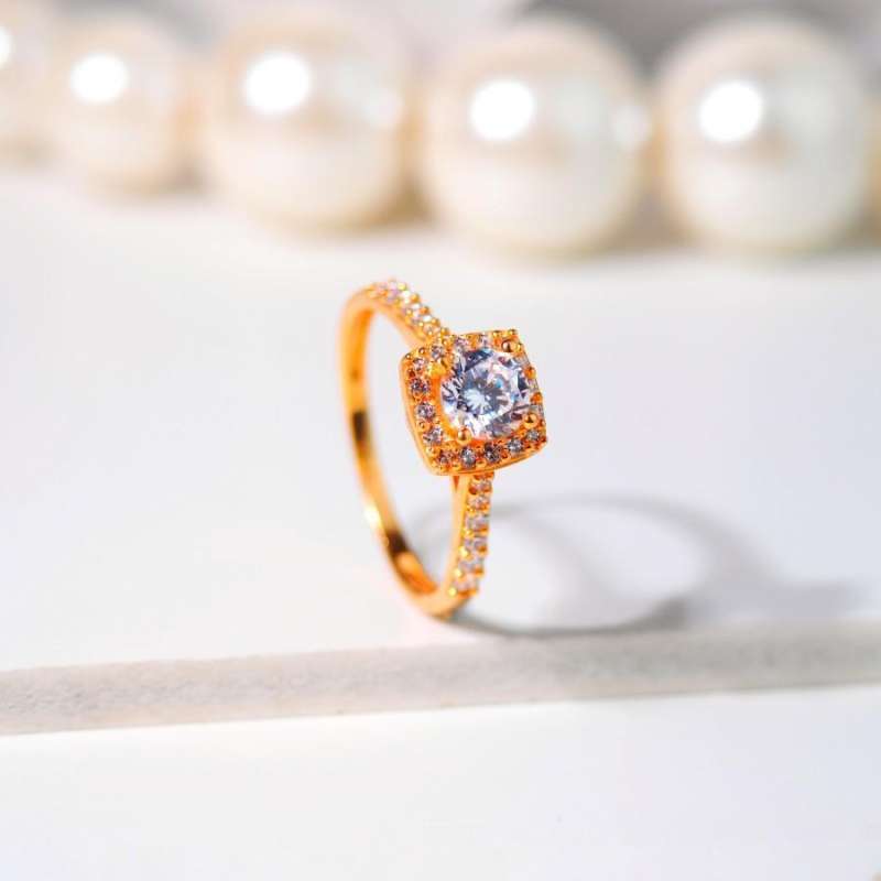 Jual Cincin Emas Halo Ring Mata Putih - Toko Emas Gadjah - Mata Putih ...