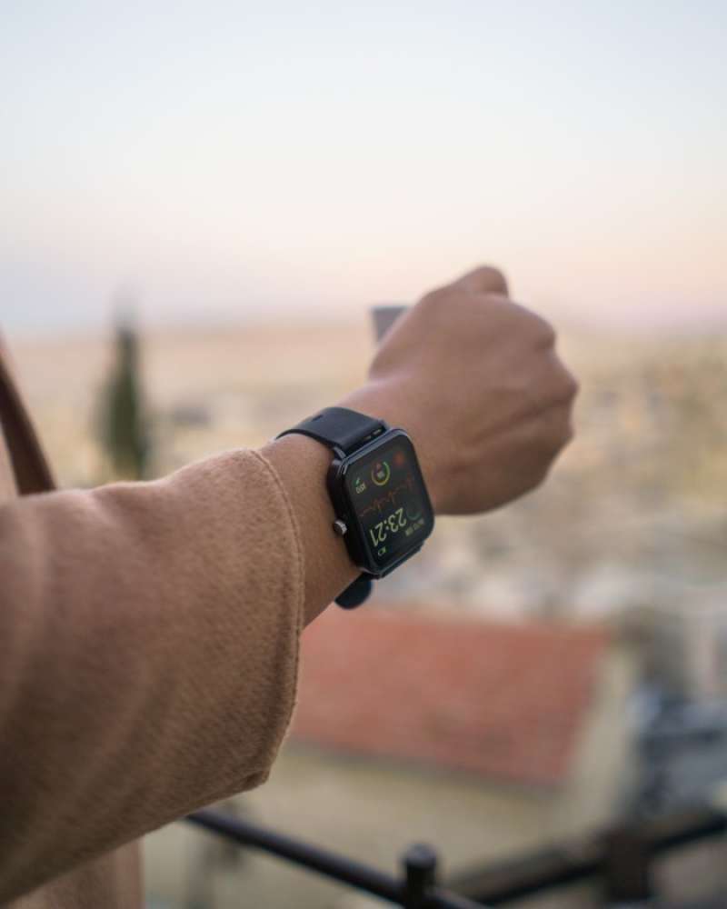 Jual Eggel Tempo 3 Full Touch Screen Hd Display Smartwatch/band Ip67 Di ...