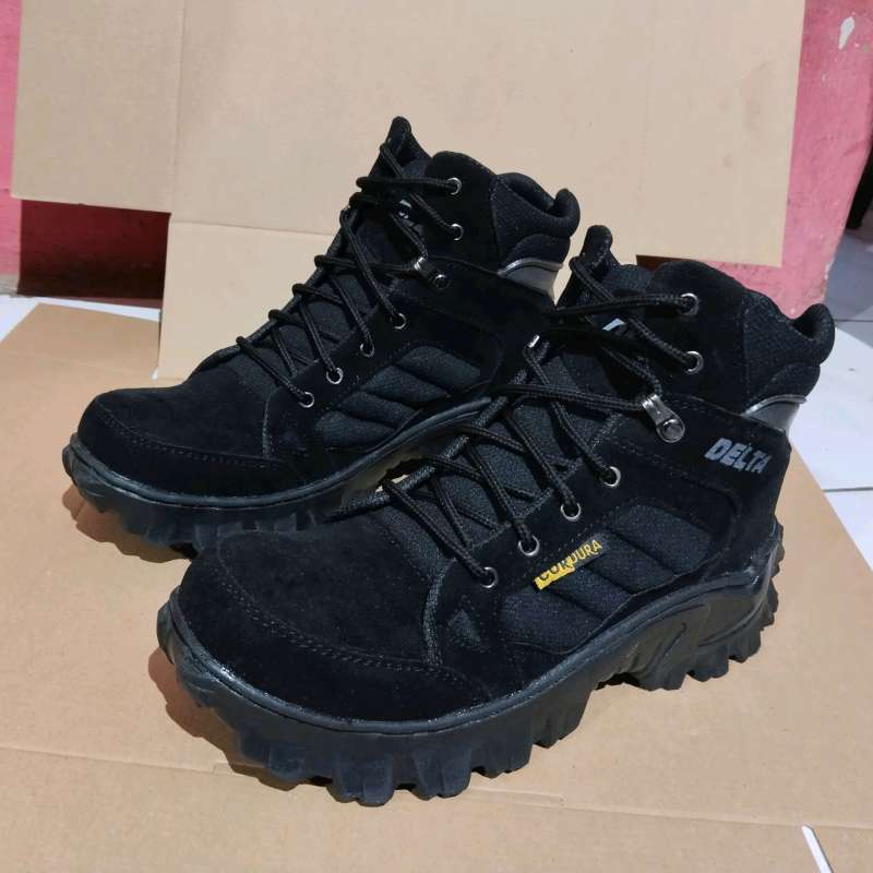 Jual SEPATU BOOTS DELTA HITAM PENDEK UJUNG BESI TERBARU di Seller ...