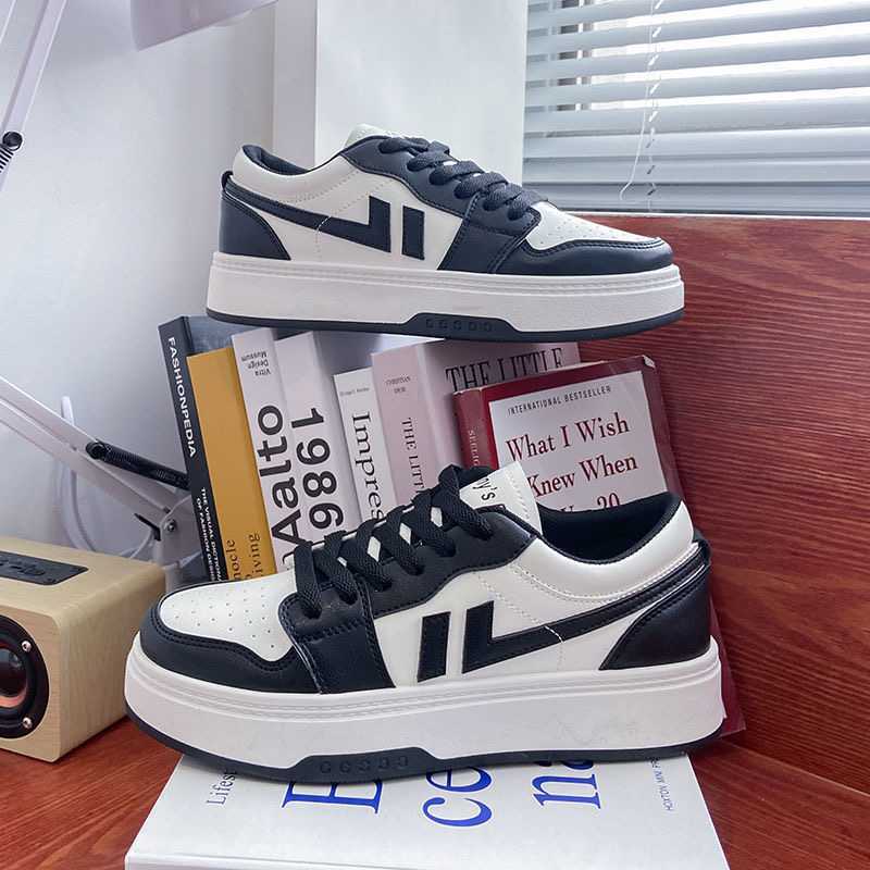 Promo Sepatu Sneakers Wanita Keren Design Simple Dengan Banyak Pilihan ...