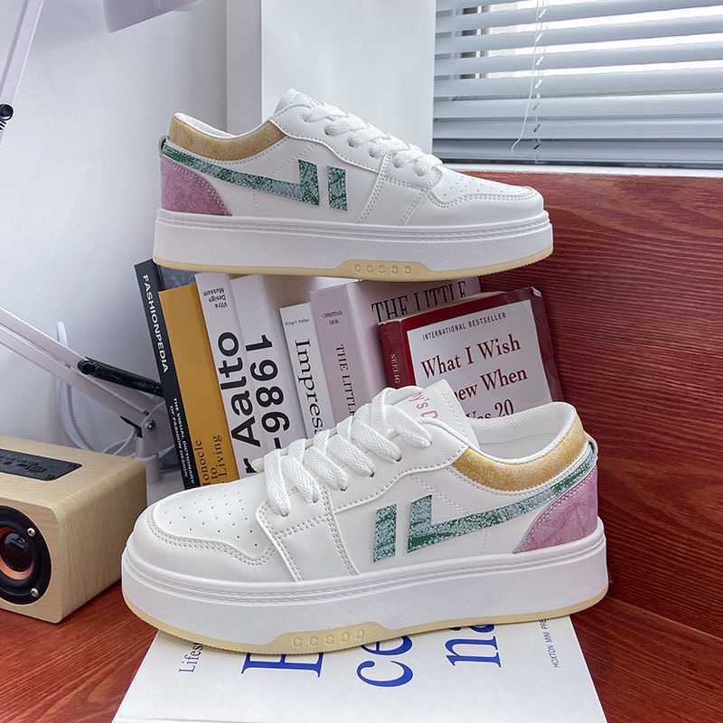 Promo Sepatu Sneakers Wanita Keren Design Simple Dengan Banyak Pilihan ...