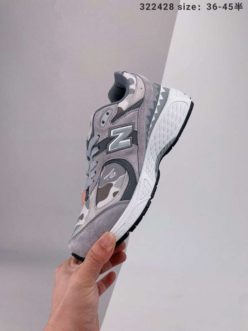 Jual New balance features pigskin panels Oxford fabric upper and ...