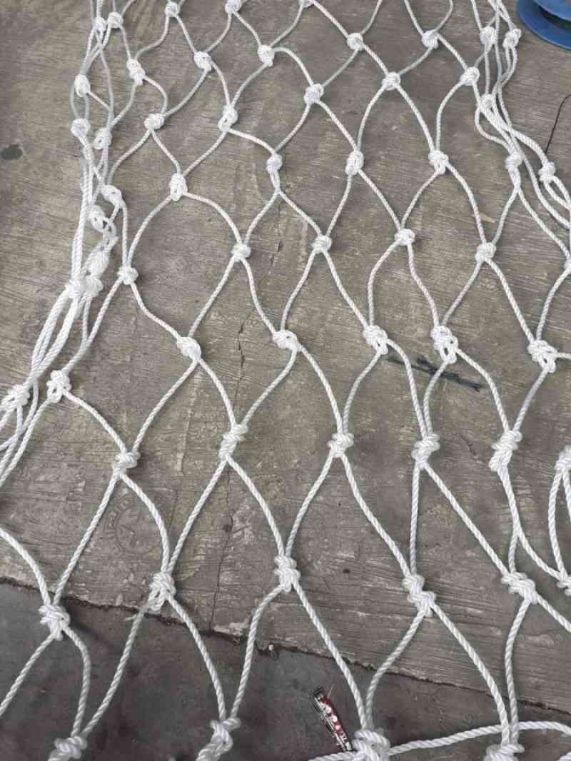 Jual Jaring pengaman/ jaring outbond/ jaring nilon/ jaring safety di ...