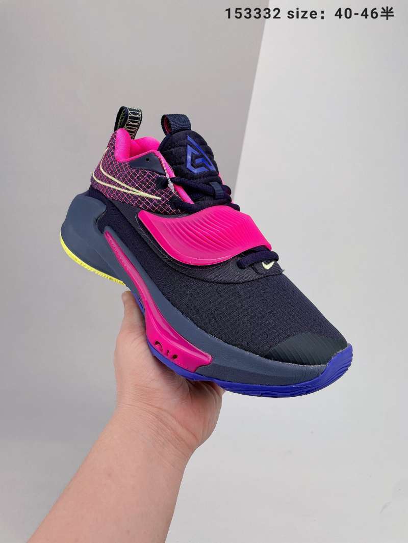 Jual NIKE features a breathable lightweight mesh upper with two ...