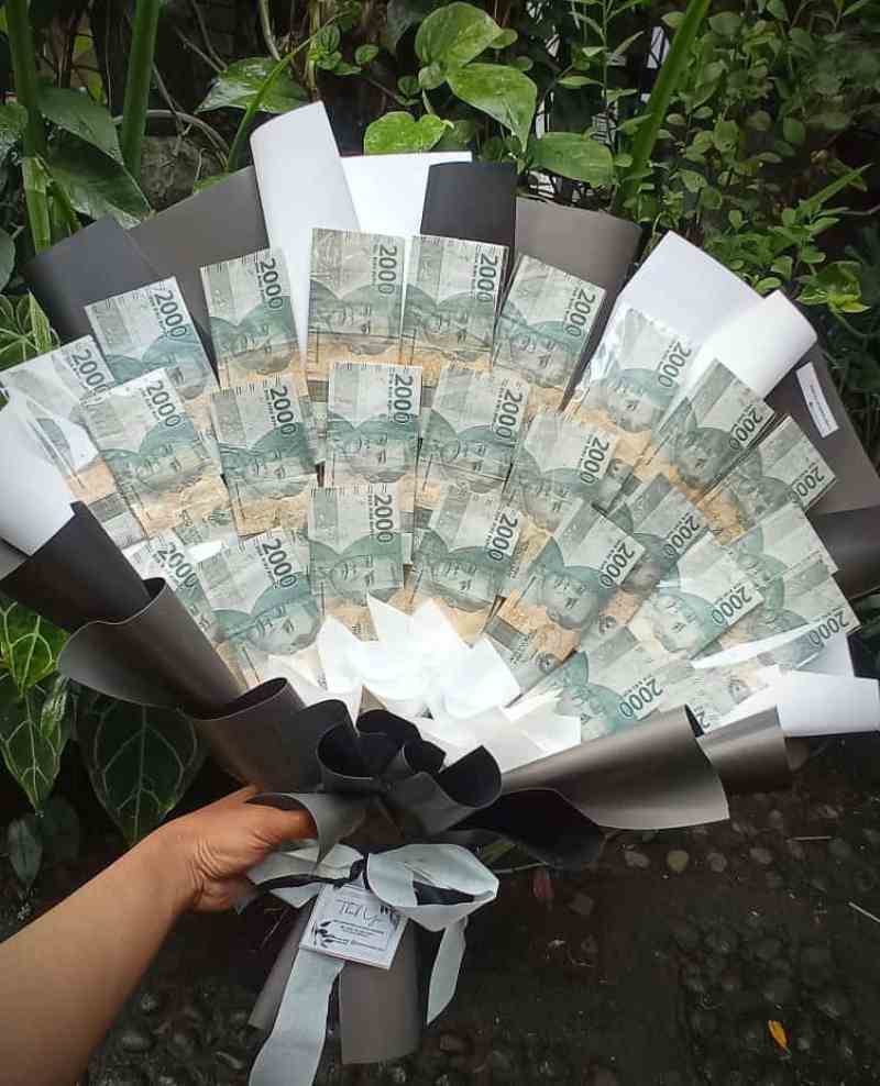 Jual Buket Uang 20 - 30 Lembar Uang Tanpa Bunga Tambahan di Seller Lemi ...