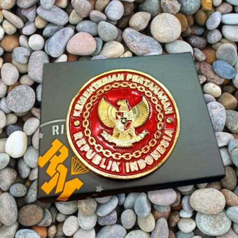 Promo PIN KEMHAN BARU UNTUK BARET PIN LOGO LOGAM KEMENHAM BARET Diskon ...