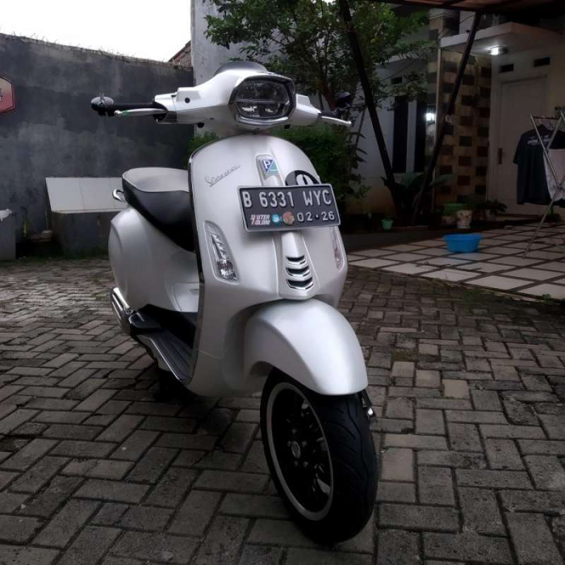Jual Wrapping Sticker Full Body Vespa Matic Putih Satin Crome Di Seller ...