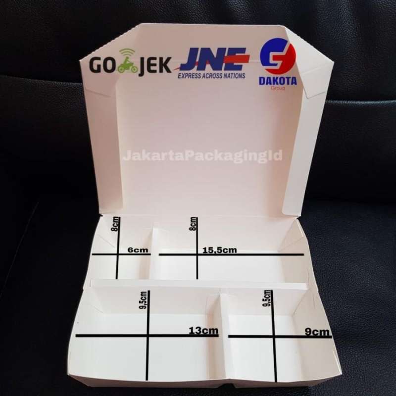 Jual Lunnch box sekat 4 / paper lunch box / food kontainer / tempat ...