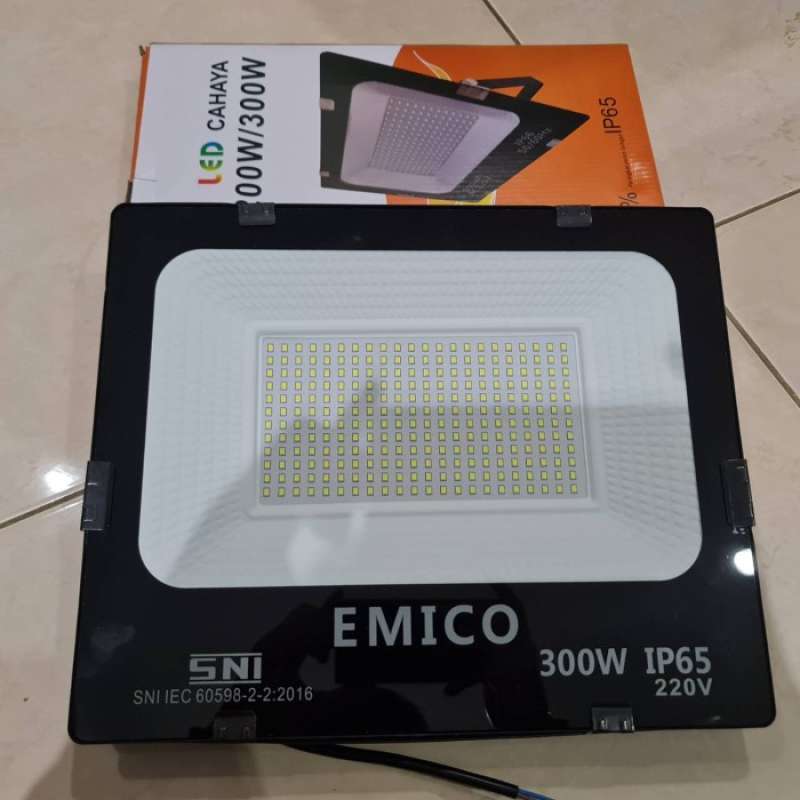 Jual Lampu Sorot 300W PUTIH Emico/Lampu Tembak LED 300 Watt IP65 EMICO di Seller Gudang Lampu ...