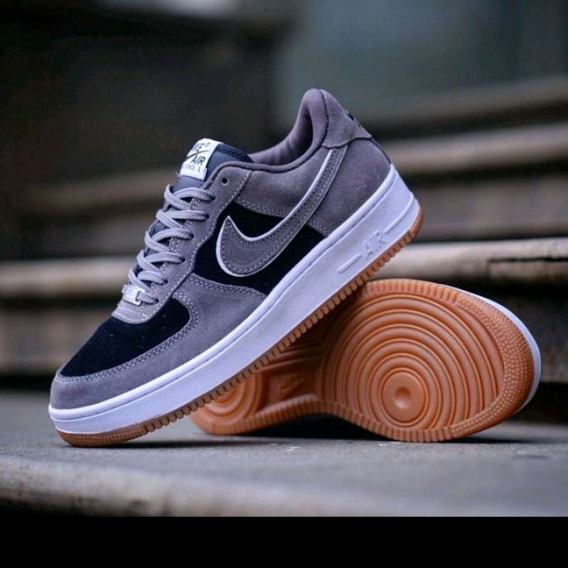 Jual Sepatu Pria Nike Air Force 1 low Gray Black Gum White di Seller ...
