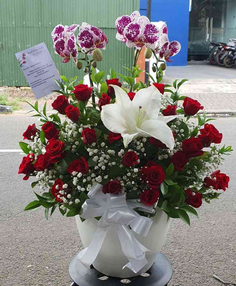 Jual RANGKAIAN BUNGA LILY | BUNGA SEGAR | BUNGA MEJA SEGAR | BUNGA ...