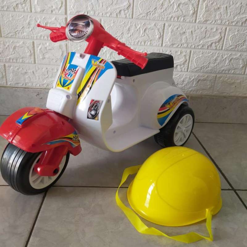 Jual Mainan mini vespa FD 307 warna putih plus helm di Seller MabizToys ...