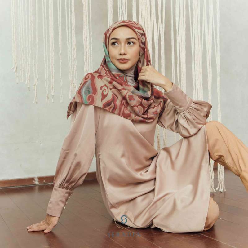 Jual Hijab Segi Empat Seradia Renjana Surma Marsala di Seller Seradia ...
