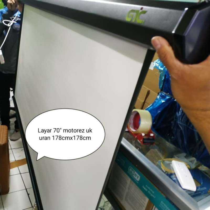 Promo Screen Projector 70 Inch Motorize / Layar Proyektor 70 Otomatis ...