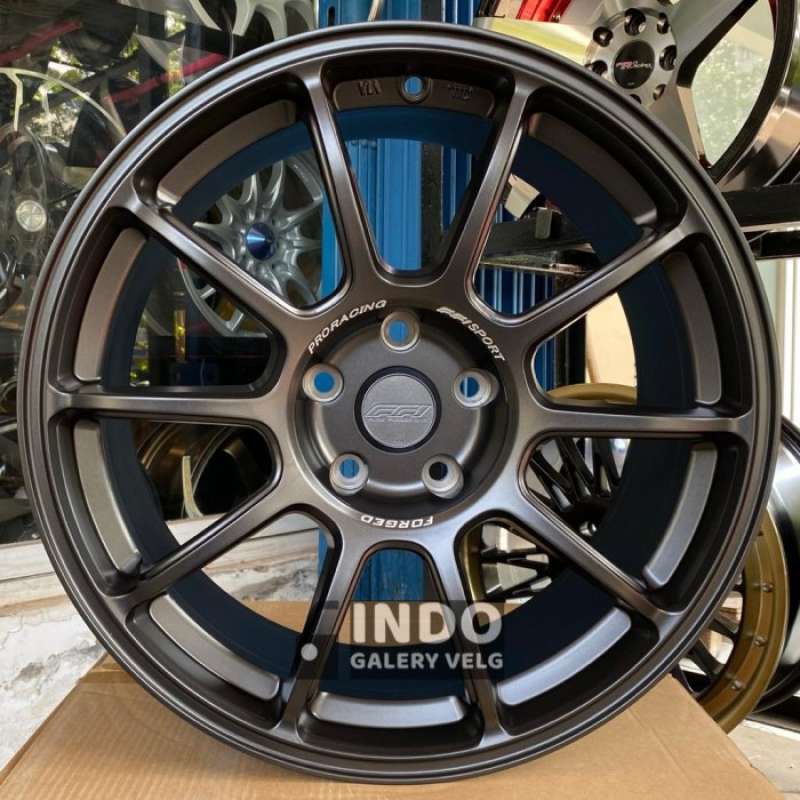 Promo velg mobil r18 FF1 ZE40 Flow Forming utk innova venturer innova ...