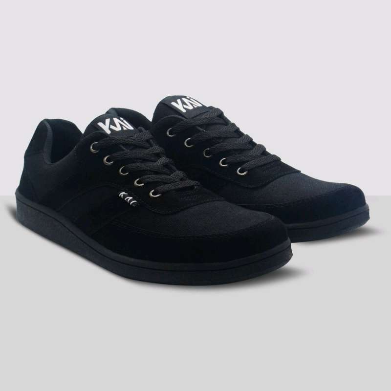 Jual Sepatu Sneaker Pria Keren Harga Terjangkau Warna Hitam Design ...