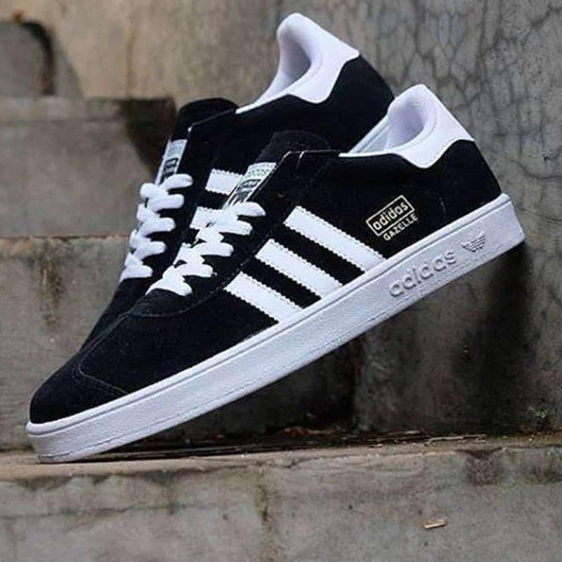 Jual Sepatu Sneakers Pria Import Casual Model Terbaru - Harga Promo ...