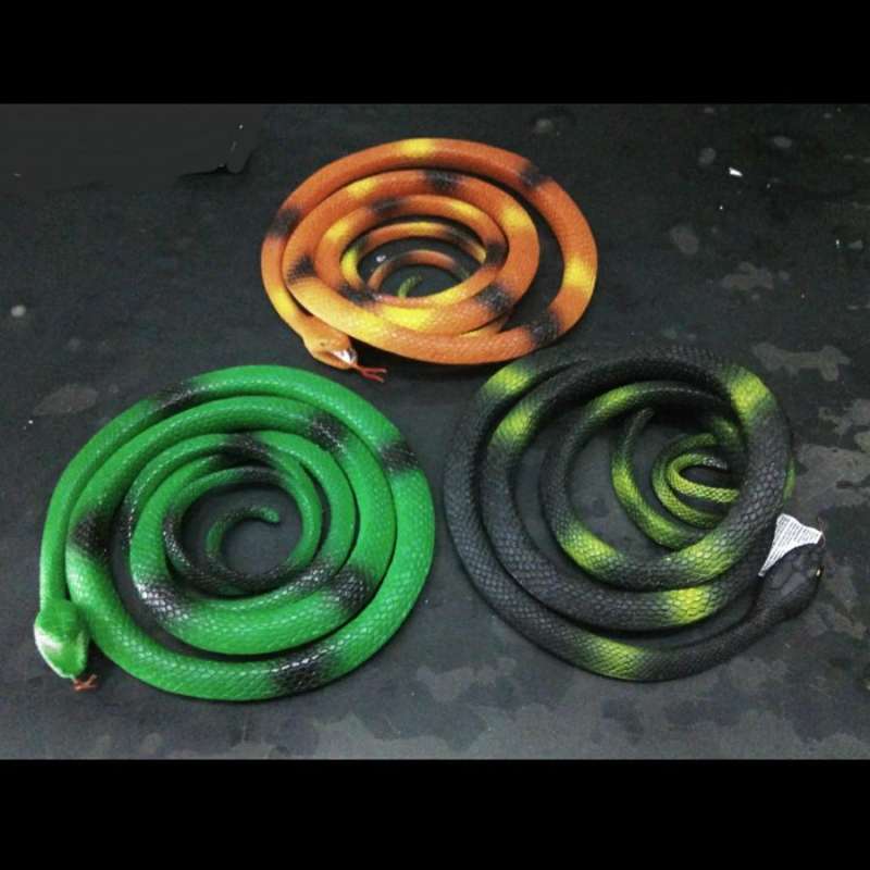 Jual Mainan Binatang Ular Ularan Karet Mirip Sungguhan Uler Besar ...