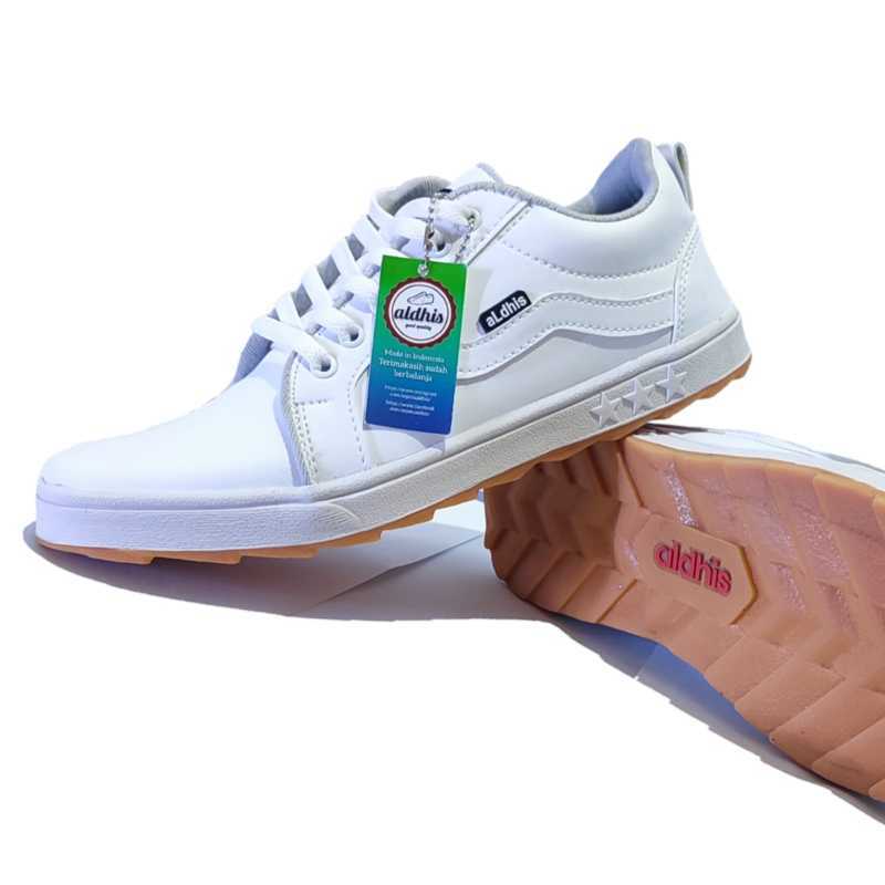 Promo Aldhis Cc01 Sepatu Putih Pria Sneakers Cowok Terbaru Buat Gaya ...