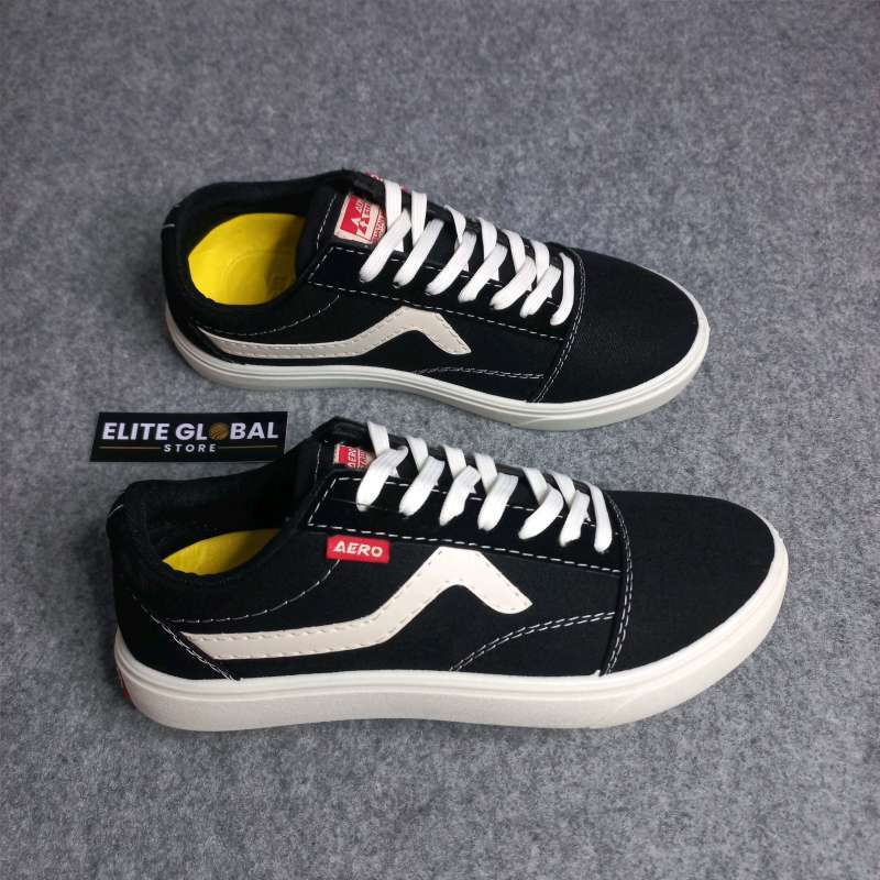 Jual Sepatu Original Aerostreet Massive Low Hitam Putih | Sneakers ...