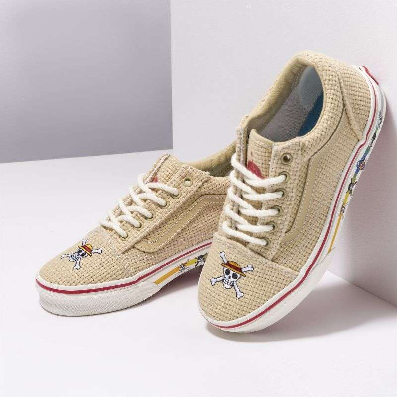 Vans X One Piece Straw Head Crew Original Model Terbaru Maret 2024
