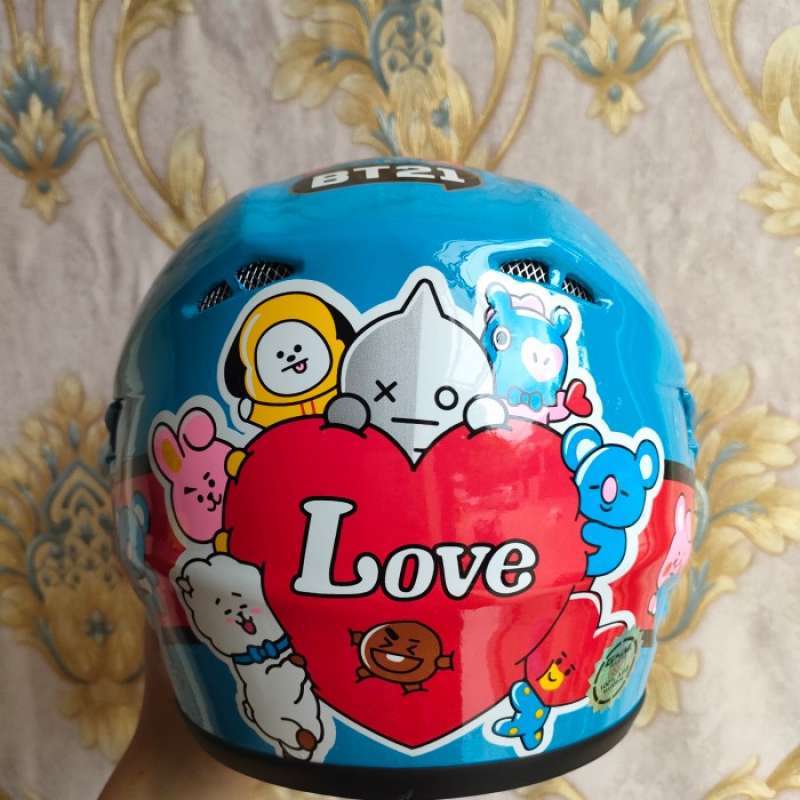 Jual Bulan ini aja kak! helm bts anak anak usia 3 tahun sampai 8 tahun ...