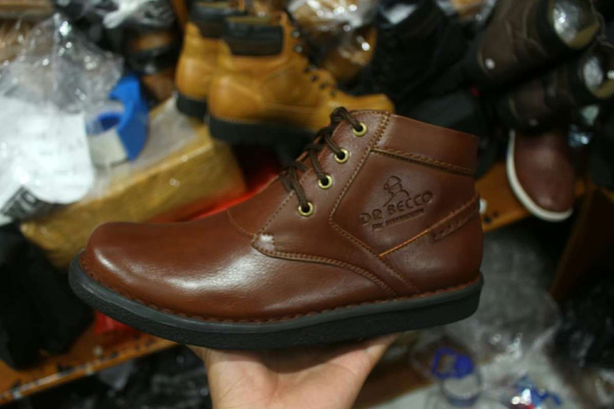 Promo DR Becco Proton Sepatu Boots Pria - 40 Coklat Diskon 7% di Seller ...