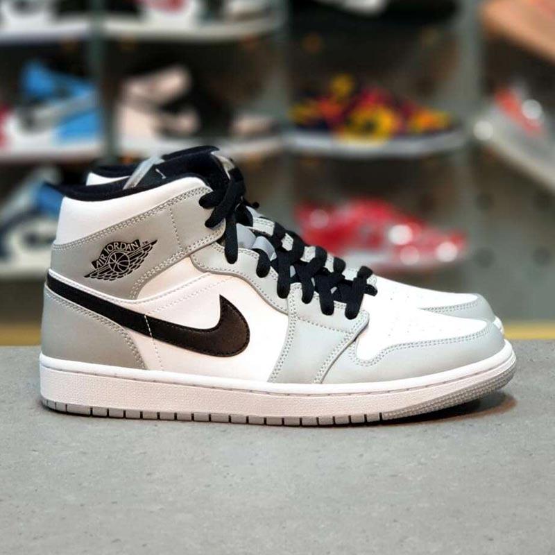 Jual NIKE Air Jordan 1 Mid Sepatu Olahraga - Smoke Grey - 12.5 Putih ...